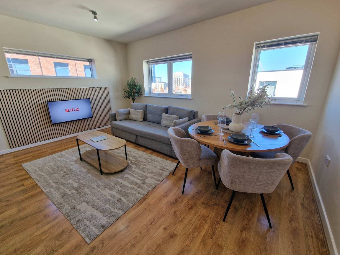 79 M² Aparthotel ∙ 2 Bedrooms ∙ 6 Guests - Stockport