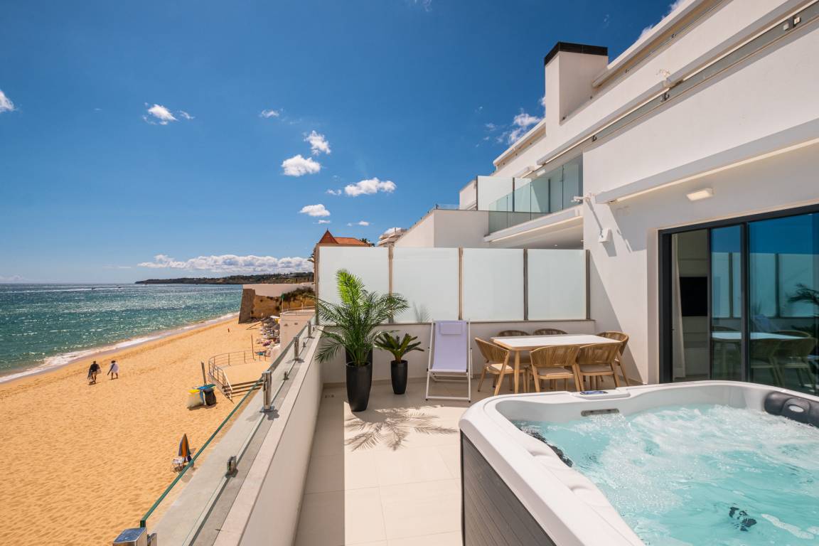 100 M² Apartment ∙ 3 Bedrooms ∙ 6 Guests - Faro District