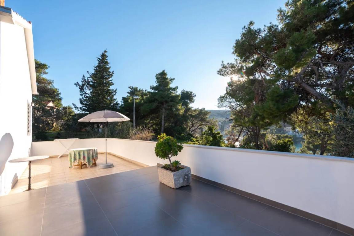 200 M² Ferienhaus ∙ 5 Schlafzimmer ∙ 10 Gäste - Supetar