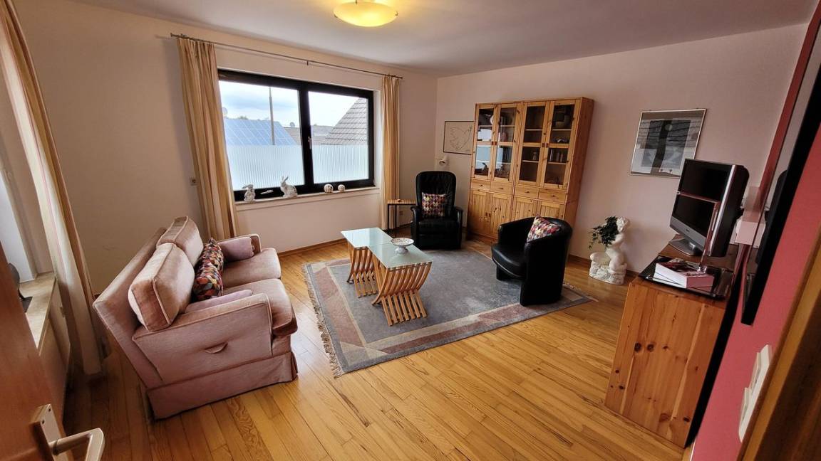 77 M² Ferienwohnung ∙ 1 Schlafzimmer ∙ 2 Gäste - Hellenthal