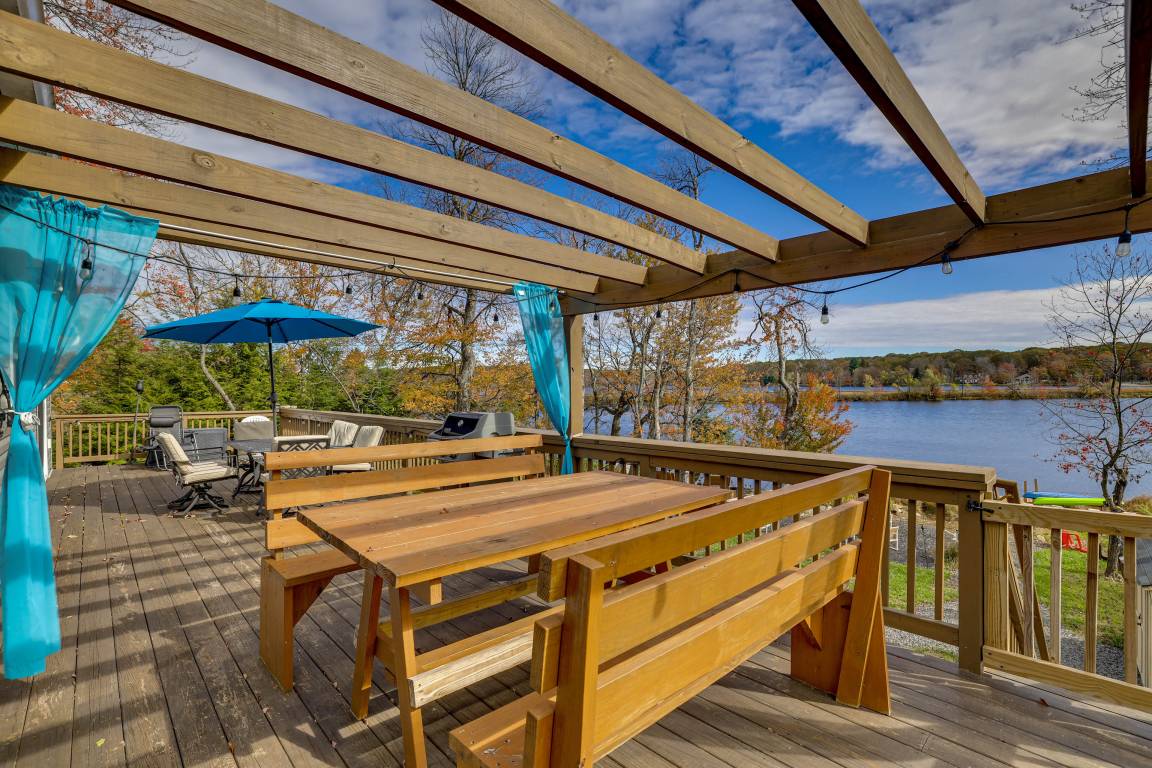 185 M² House ∙ 4 Bedrooms ∙ 12 Guests - Pocono Lake