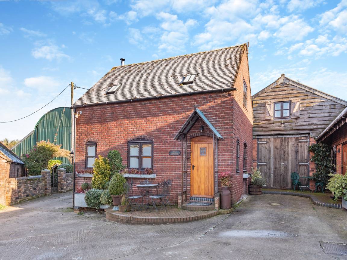 Cottage ∙ 2 Bedrooms ∙ 4 Guests - Telford