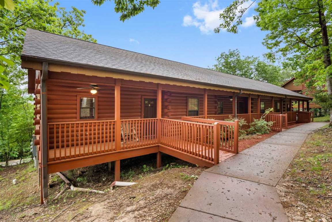 100 M² Cabin ∙ 2 Bedrooms ∙ 6 Guests - Branson, MO