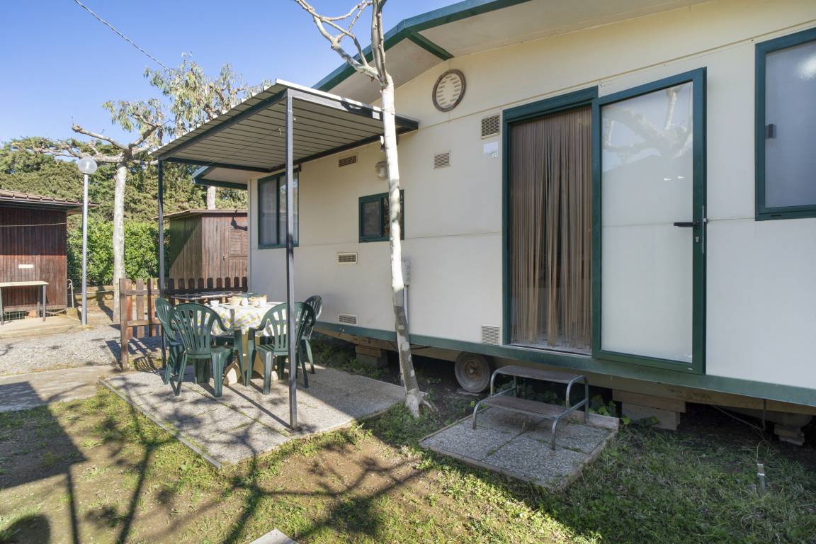 30 M² Caravan ∙ 2 Bedrooms ∙ 5 Guests - Loano