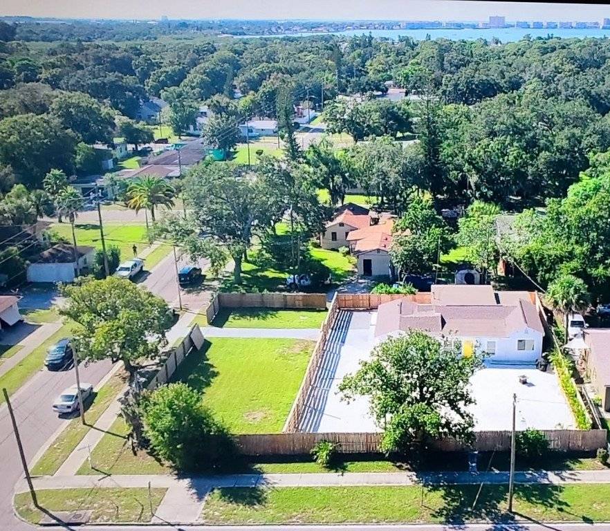 158 M² House ∙ 2 Bedrooms ∙ 6 Guests - St. Petersburg, FL