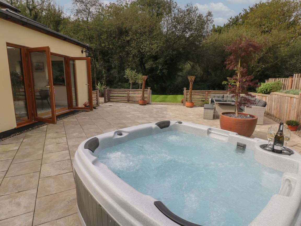 Cottage ∙ 4 Bedrooms ∙ 9 Guests - Wales