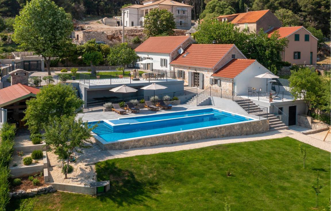 150 M² Ferienhaus ∙ 3 Schlafzimmer ∙ 6 Gäste - Skradin