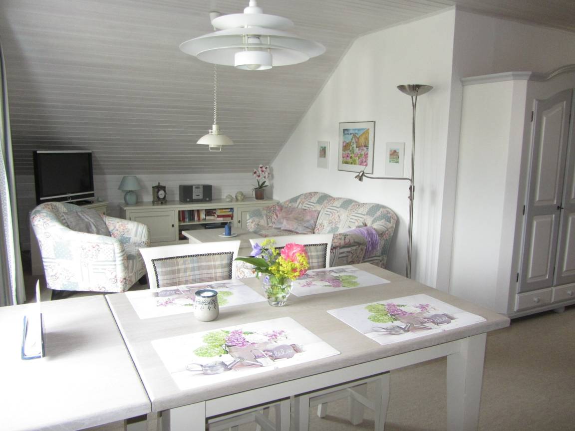 75 M² Ferienwohnung ∙ 2 Schlafzimmer ∙ 2 Gäste - Eutin