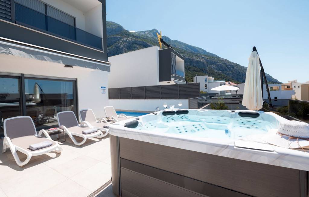 180 M² Villa ∙ 3 Chambres ∙ 6 Personnes - Makarska