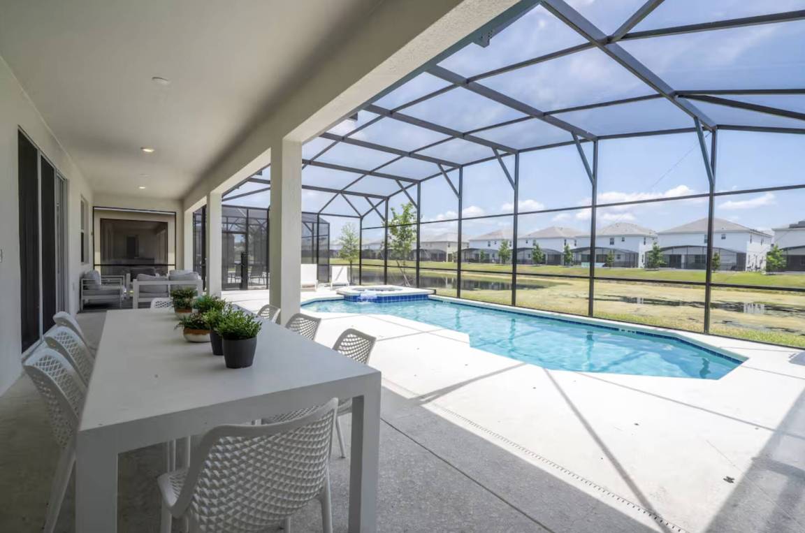 Villa ∙ 15 Habitaciones ∙ 30 Huéspedes - Florida