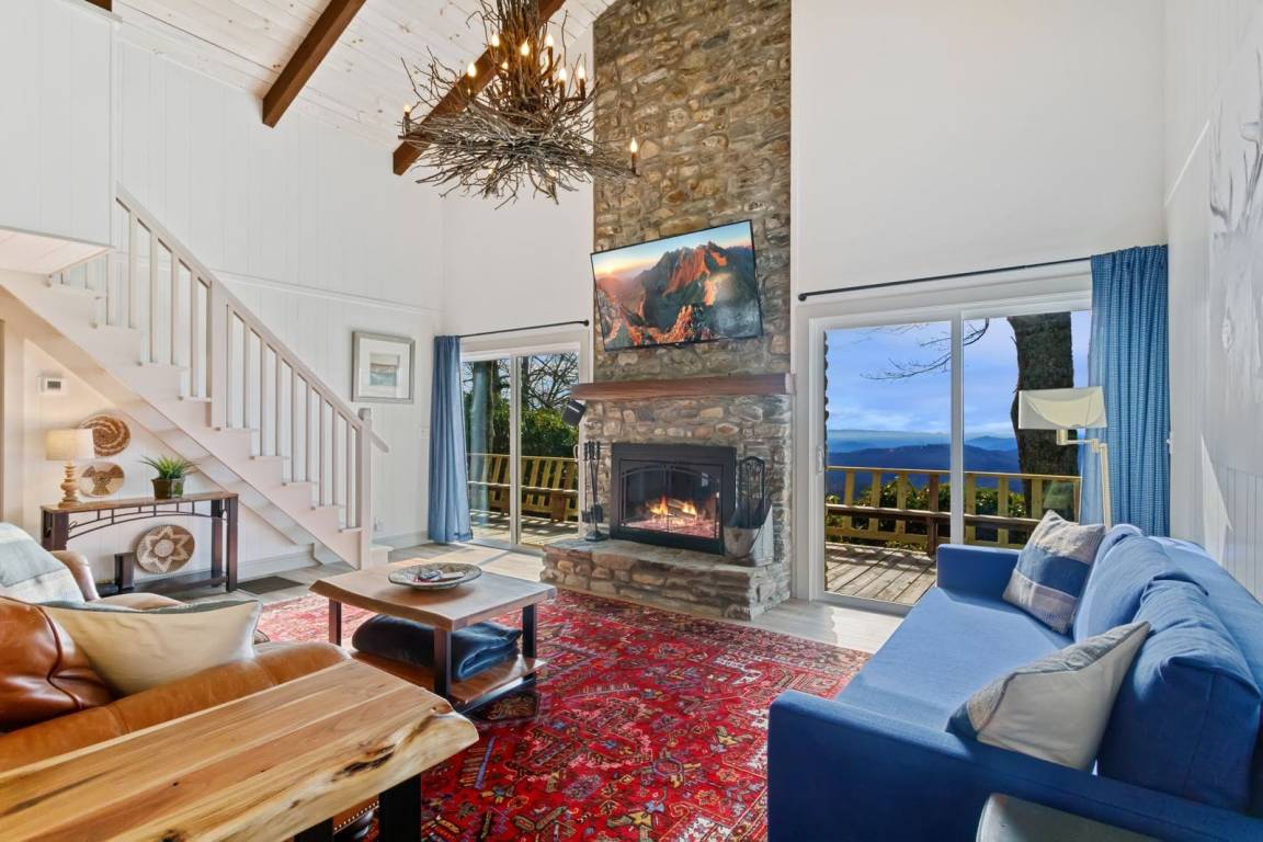 108 M² Chalet ∙ 2 Bedrooms ∙ 10 Guests - Boone, NC