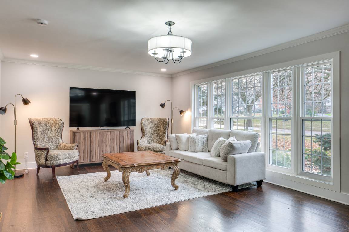 325 M² House ∙ 4 Bedrooms ∙ 10 Guests - Shaker Heights, OH