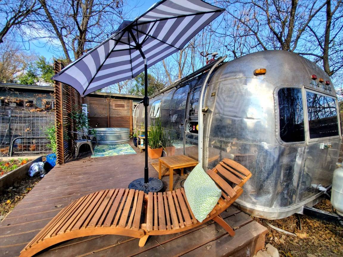 Caravan ∙ 1 Bedroom ∙ 2 Guests - Austin, TX