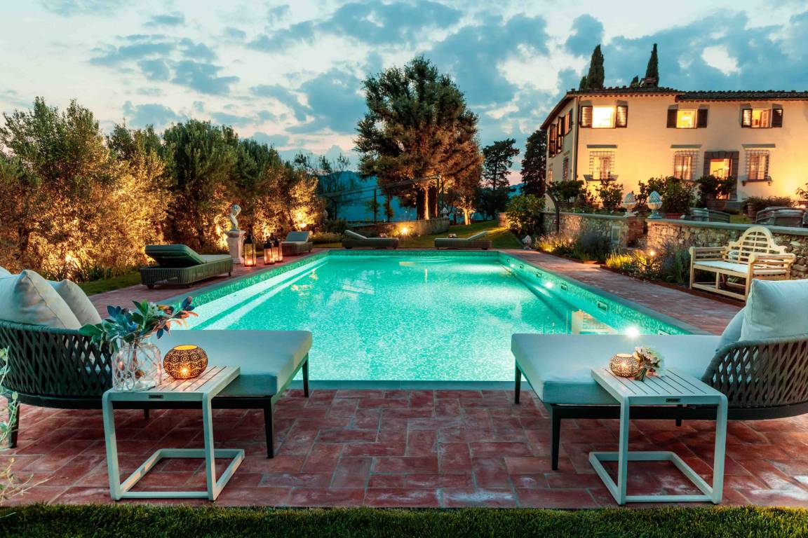 700 M² Villa ∙ 6 Bedrooms ∙ 11 Guests - Lucca