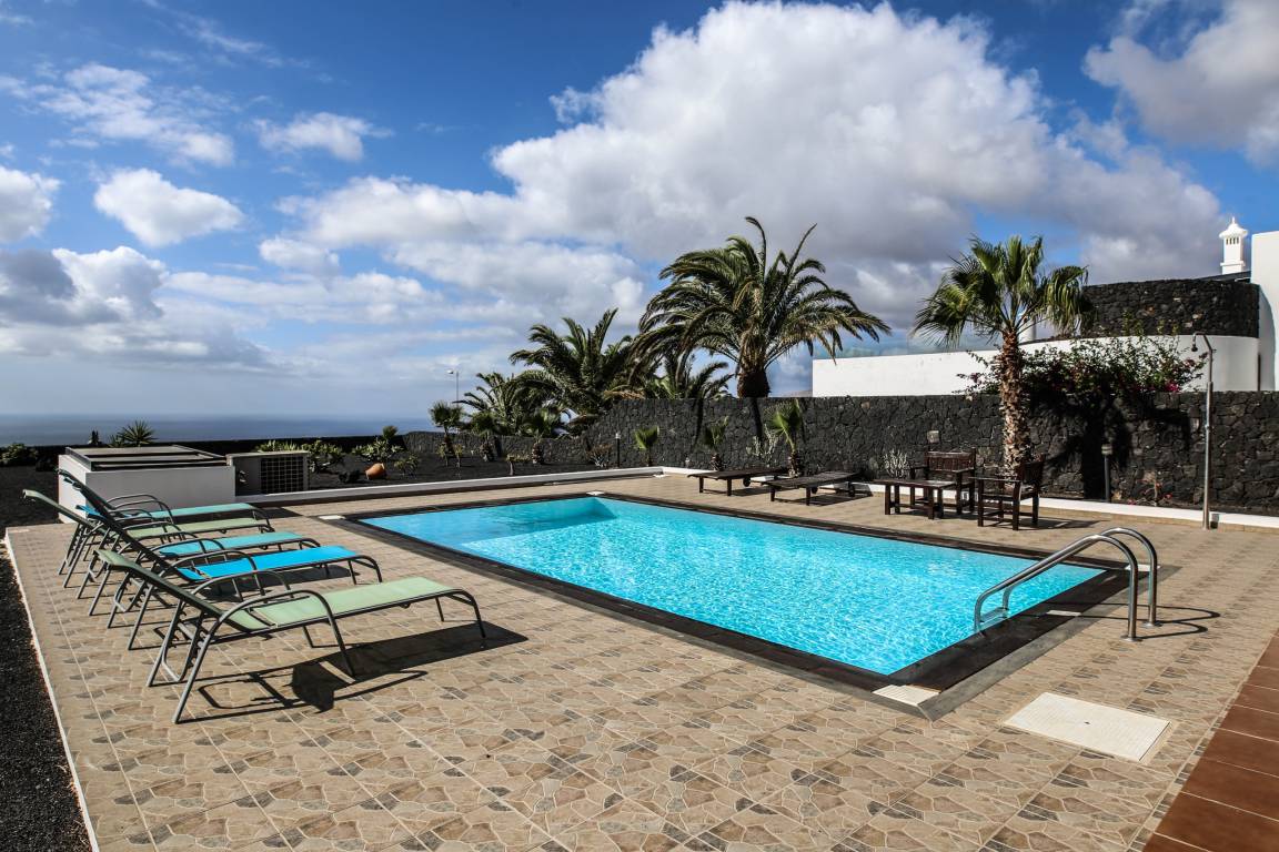 270 M² Huis ∙ 4 Slaapkamers ∙ 8 Gasten - Yaiza