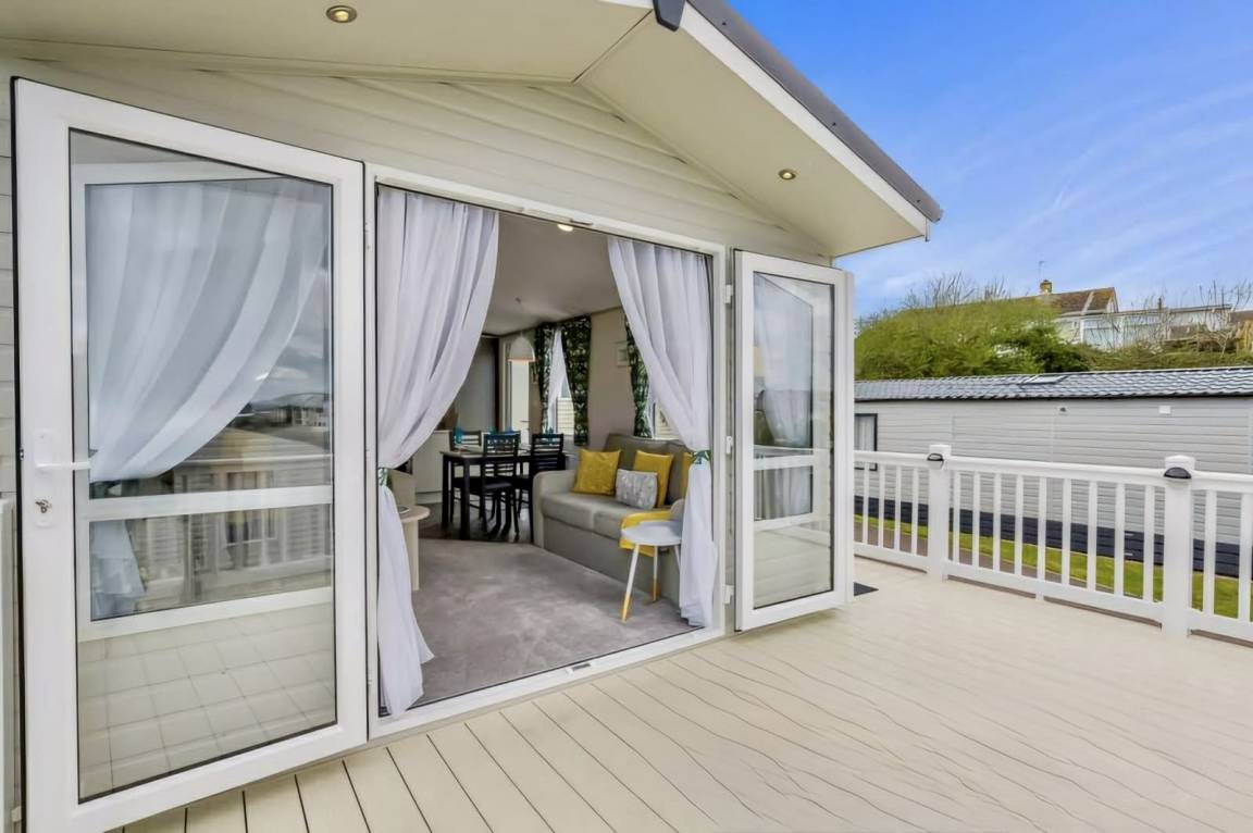 90 M² Cabin ∙ 3 Bedrooms ∙ 6 Guests - Torquay, UK