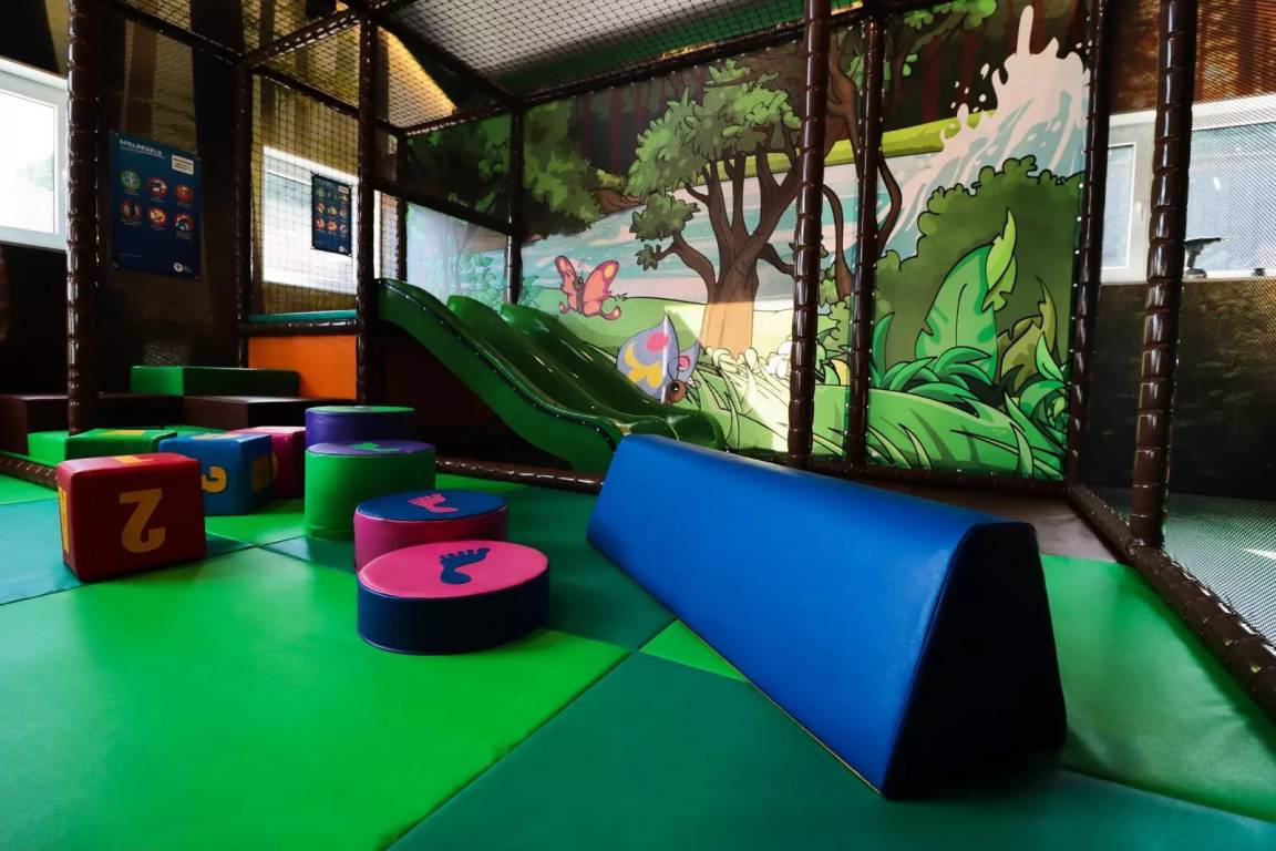 Caravan ∙ 1 Bedroom ∙ 6 Guests - Maastricht