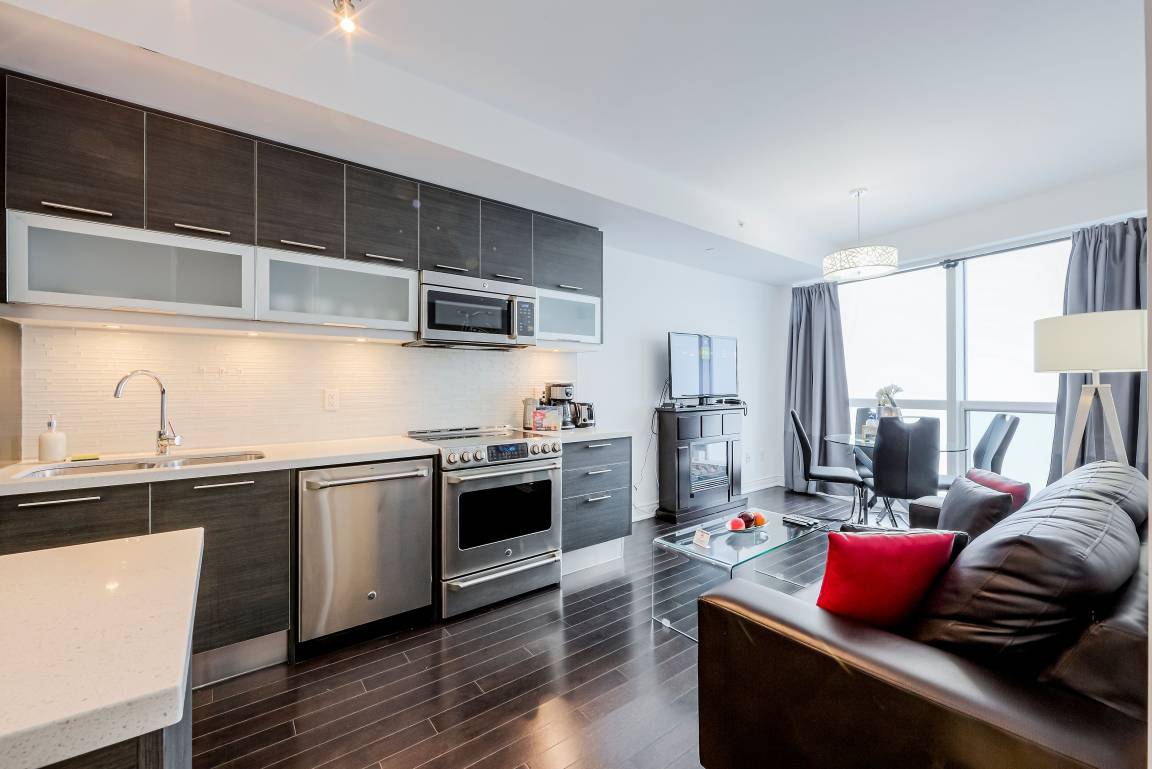 550 M² Apartment ∙ 3 Bedrooms ∙ 5 Guests - Toronto