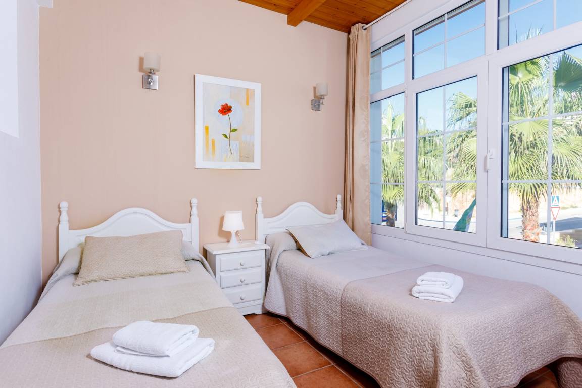 60 M² Apart Hotel ∙ 2 Quartos ∙ 5 Hóspedes - Nerja