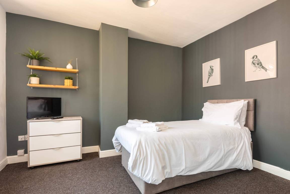 House ∙ 1 Guest - Doncaster