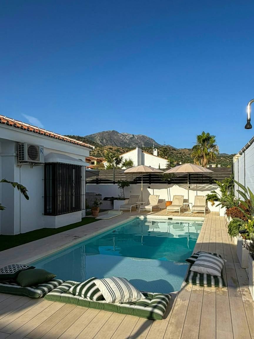 200 M² House ∙ 4 Bedrooms ∙ 8 Guests - Alcaucín