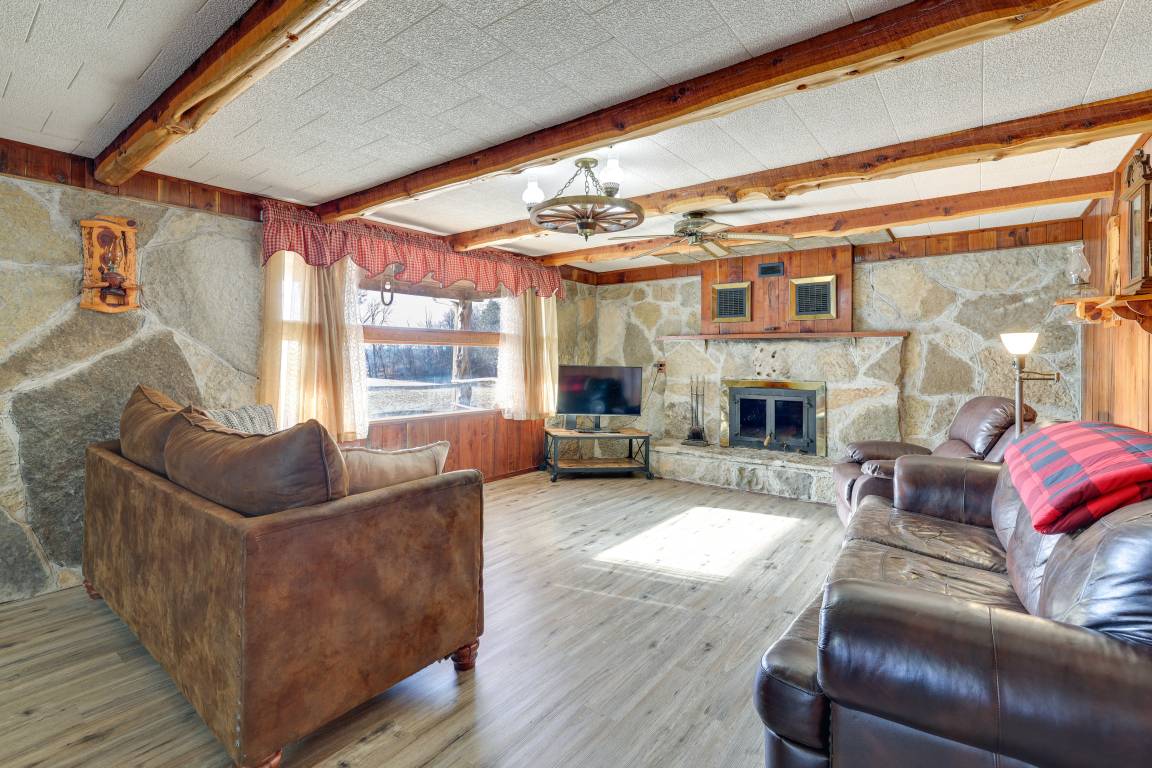 130 M² House ∙ 2 Bedrooms ∙ 6 Guests - Big Sugar Creek State Park, Pineville