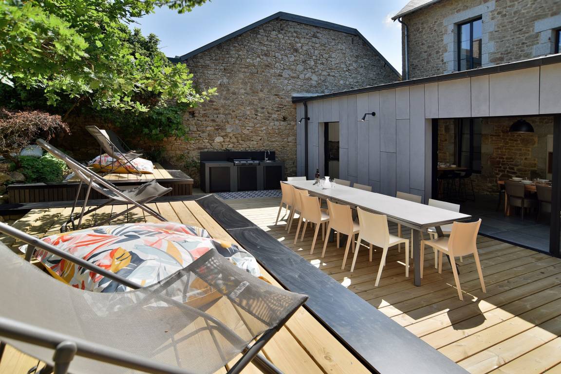 225 M² Huis ∙ 5 Slaapkamers ∙ 15 Gasten - Jullouville