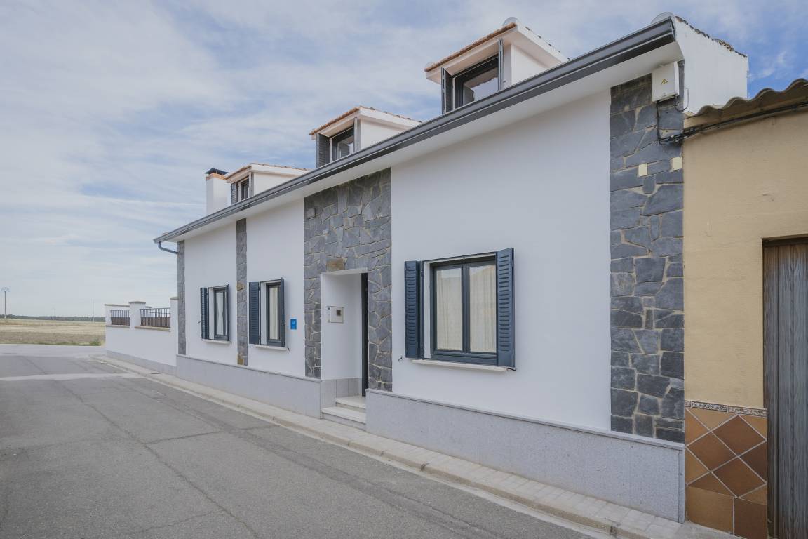 170 M² House ∙ 4 Bedrooms ∙ 14 Guests - Coca