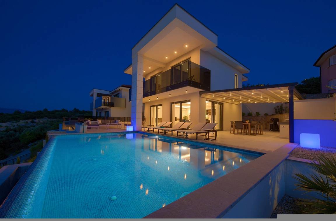 320 M² Villa ∙ 4 Bedrooms ∙ 8 Guests - Punat