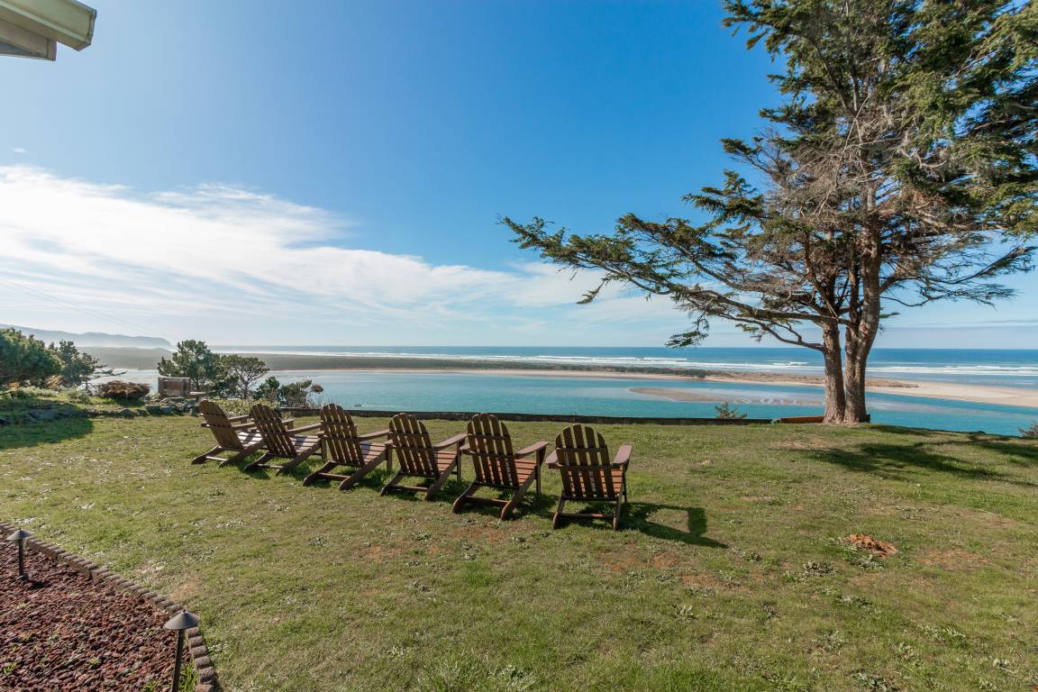 182 M² House ∙ 3 Bedrooms ∙ 6 Guests - Cape Meares