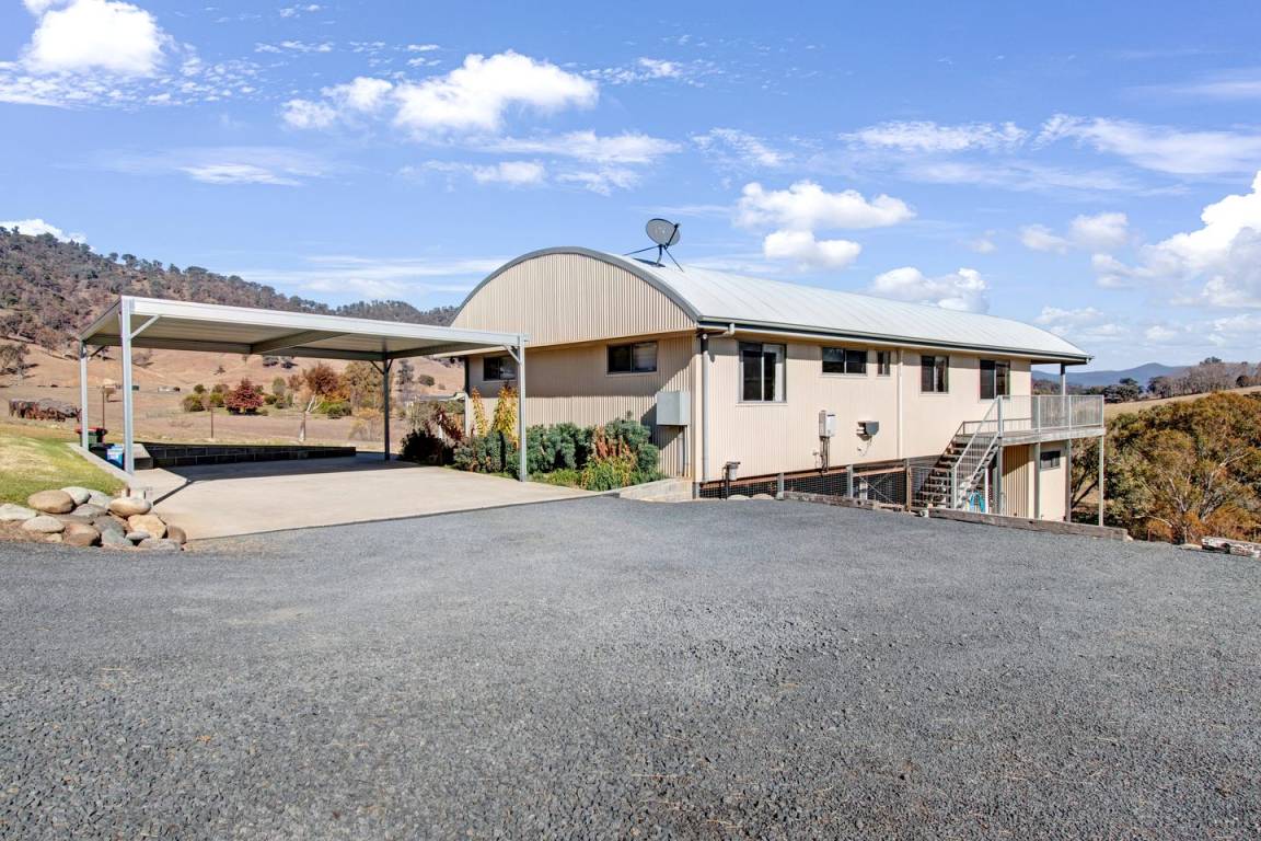 House ∙ 4 Bedrooms ∙ 4 Guests - Tumut