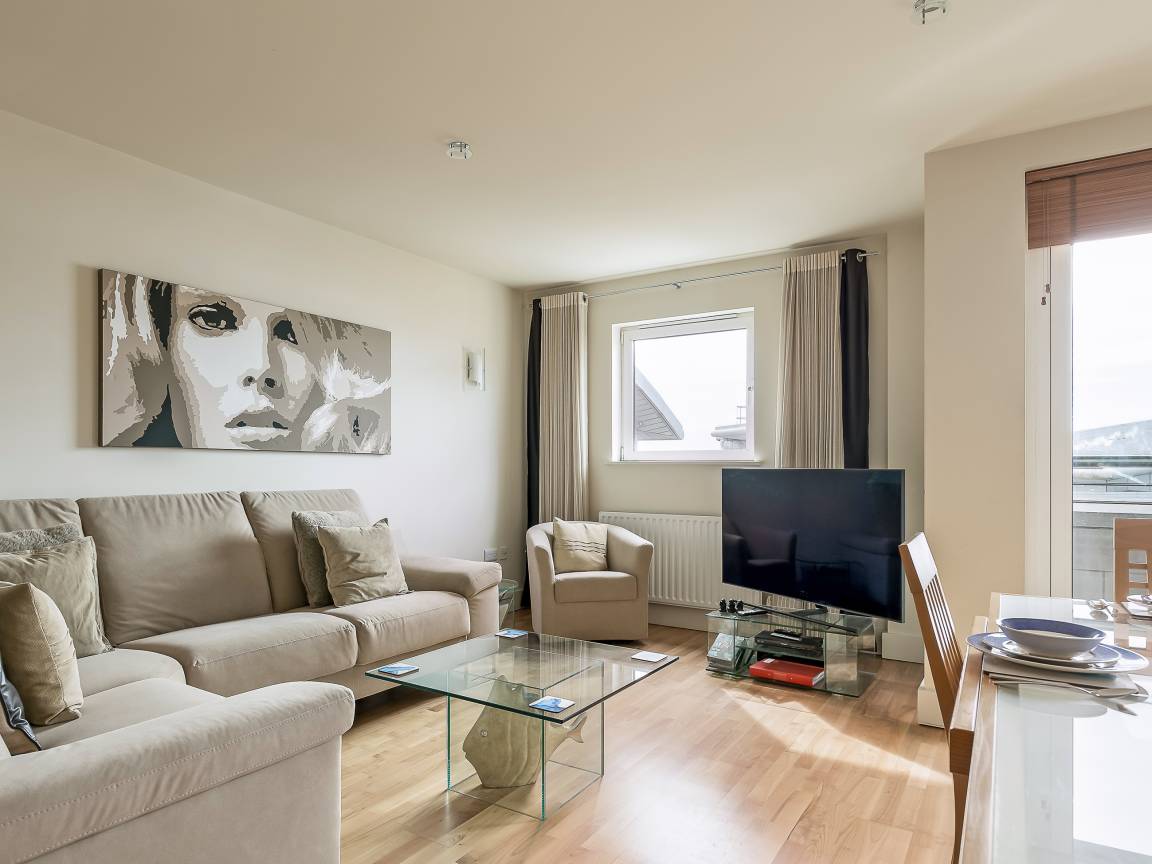 Cottage ∙ 2 Bedrooms ∙ 4 Guests - Poole