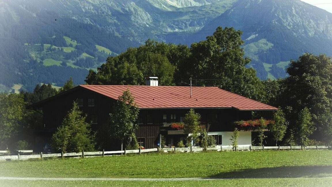 145 M² House ∙ 3 Bedrooms ∙ 9 Guests - Balderschwang