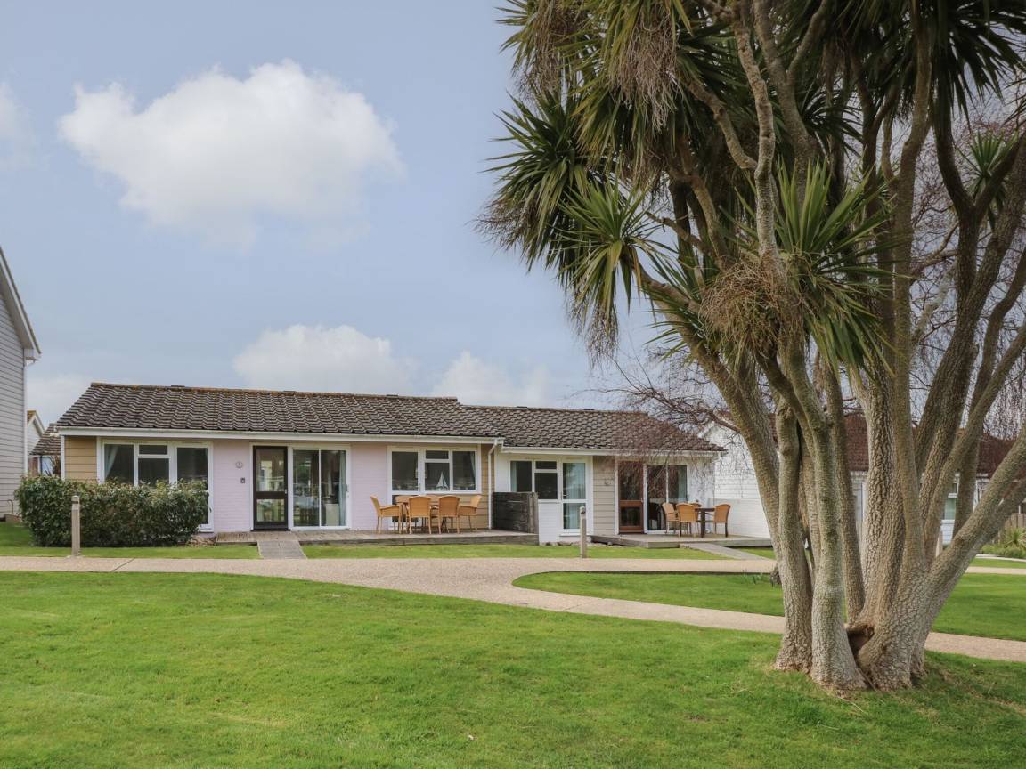 Cottage ∙ 3 Bedrooms ∙ 6 Guests - Lymington
