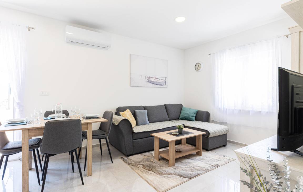 60 M² Ferienwohnung ∙ 2 Schlafzimmer ∙ 4 Gäste - Maslinica