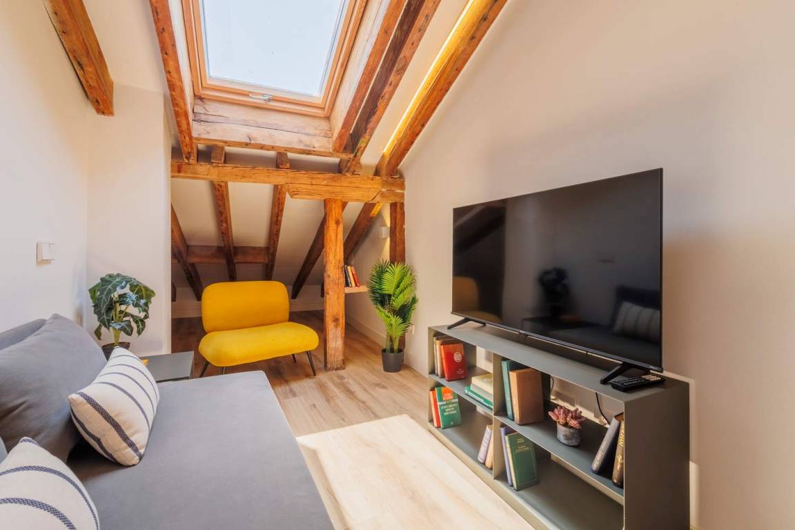 85 M² Apartment ∙ 2 Bedrooms ∙ 3 Guests - Madrid