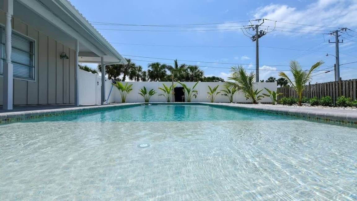 Apartment ∙ 4 Bedrooms ∙ 10 Guests - Siesta Key, FL