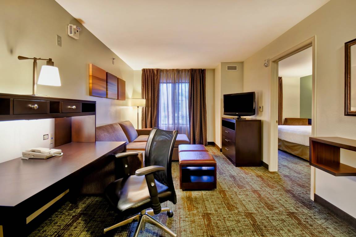 Condo ∙ 1 Bedroom ∙ 2 Guests - Middleton, WI