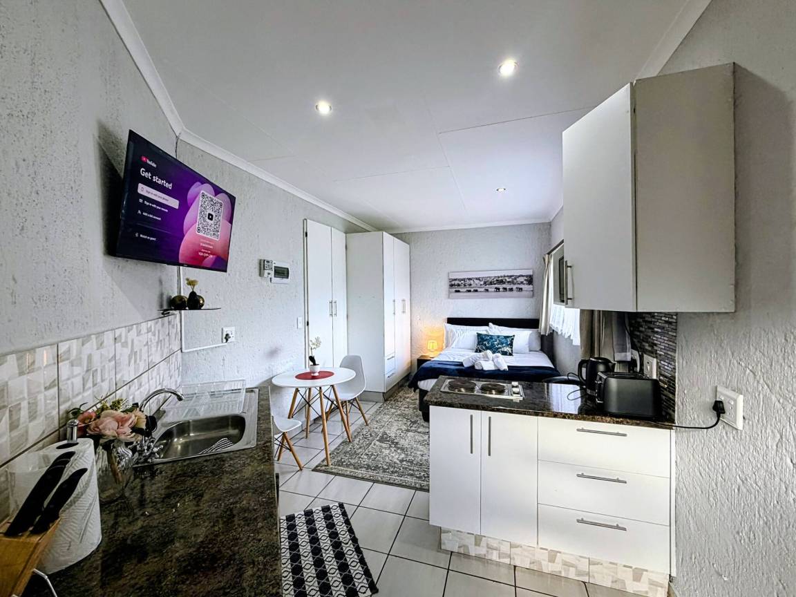 30 M² Private Room ∙ 1 Bedroom ∙ 2 Guests - Kempton Park
