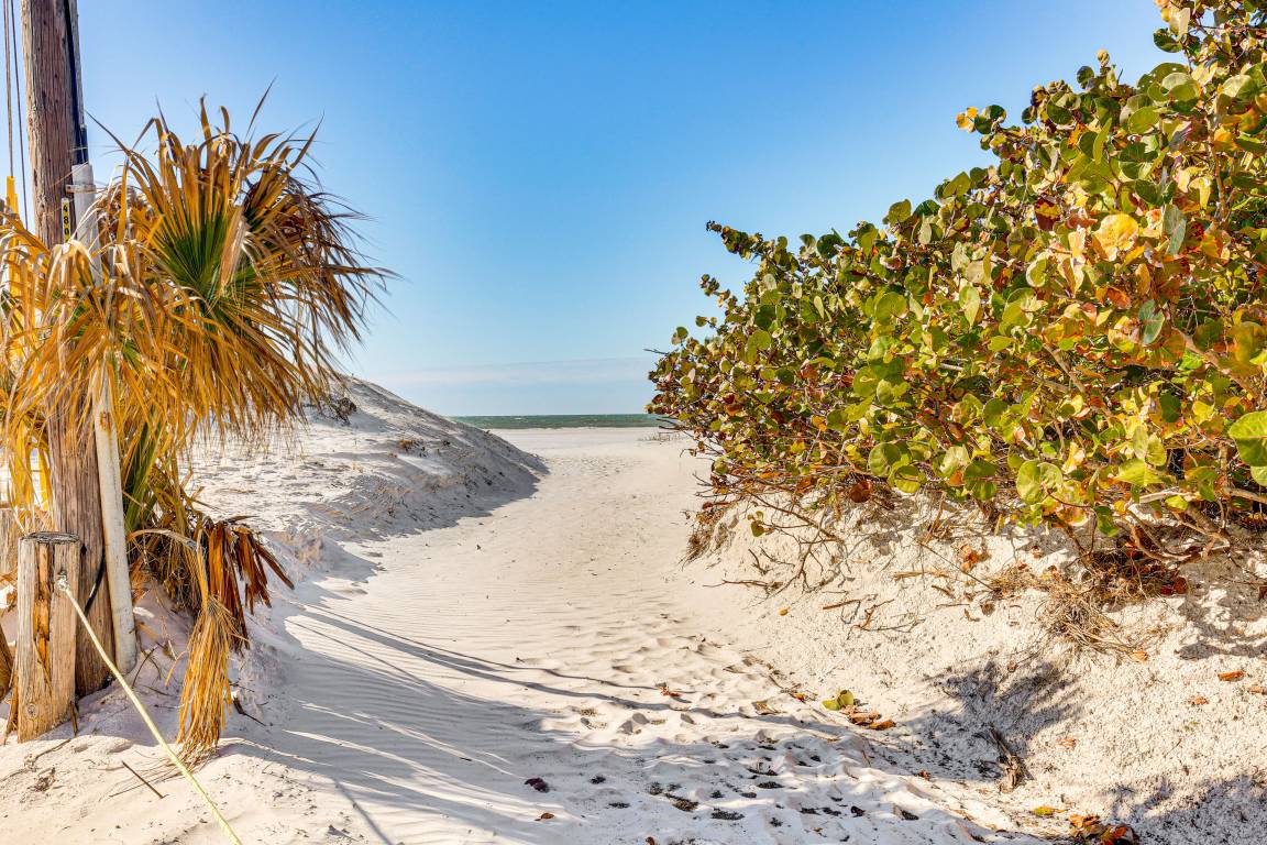 69 M² Apartment ∙ 2 Bedrooms ∙ 4 Guests - Palm Harbor, FL