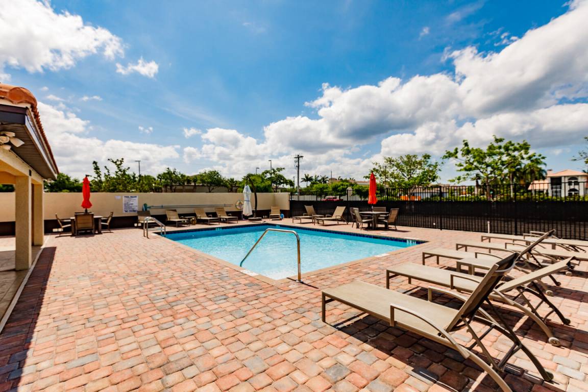 121 M² Condo ∙ 3 Bedrooms ∙ 7 Guests - Cape Coral, FL