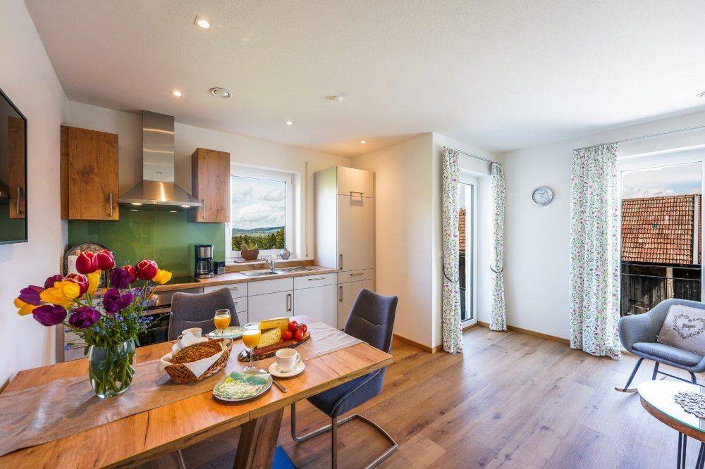 55 M² Ferienwohnung ∙ 1 Schlafzimmer ∙ 3 Gäste - Weiler-Simmerberg