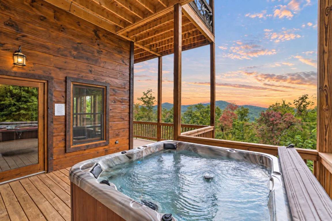 Apartment ∙ 4 Bedrooms ∙ 10 Guests - Blue Ridge, GA