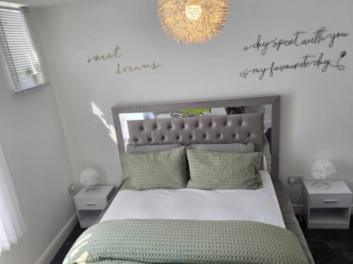 800 M² Apartment ∙ 2 Bedrooms ∙ 4 Guests - Wolverhampton