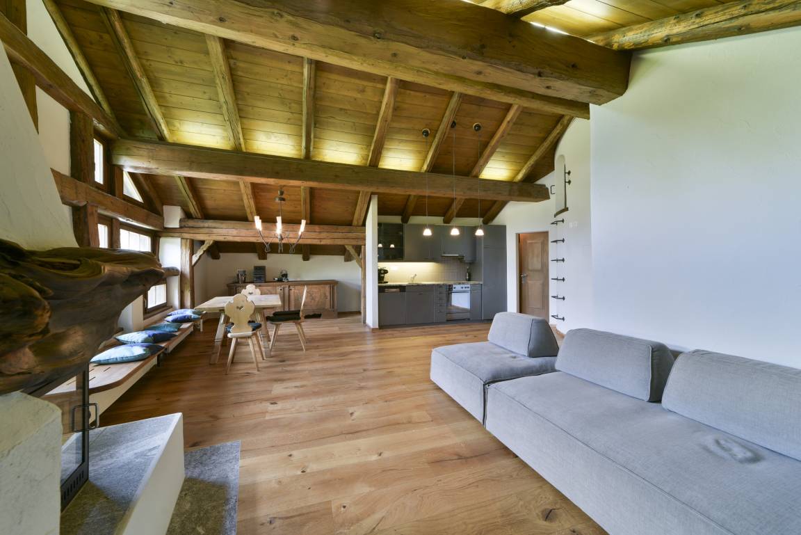 120 M² Ferienwohnung ∙ 4 Schlafzimmer ∙ 6 Gäste - Zuoz