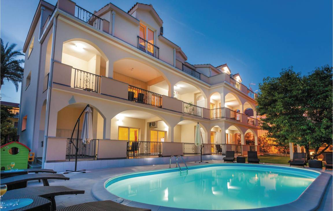 118 M² Apartment ∙ 3 Bedrooms ∙ 8 Guests - Split