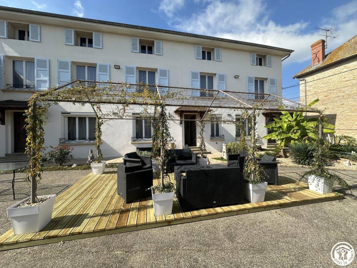 150 M² Gîte ∙ 5 Chambres ∙ 10 Personnes - Mâcon