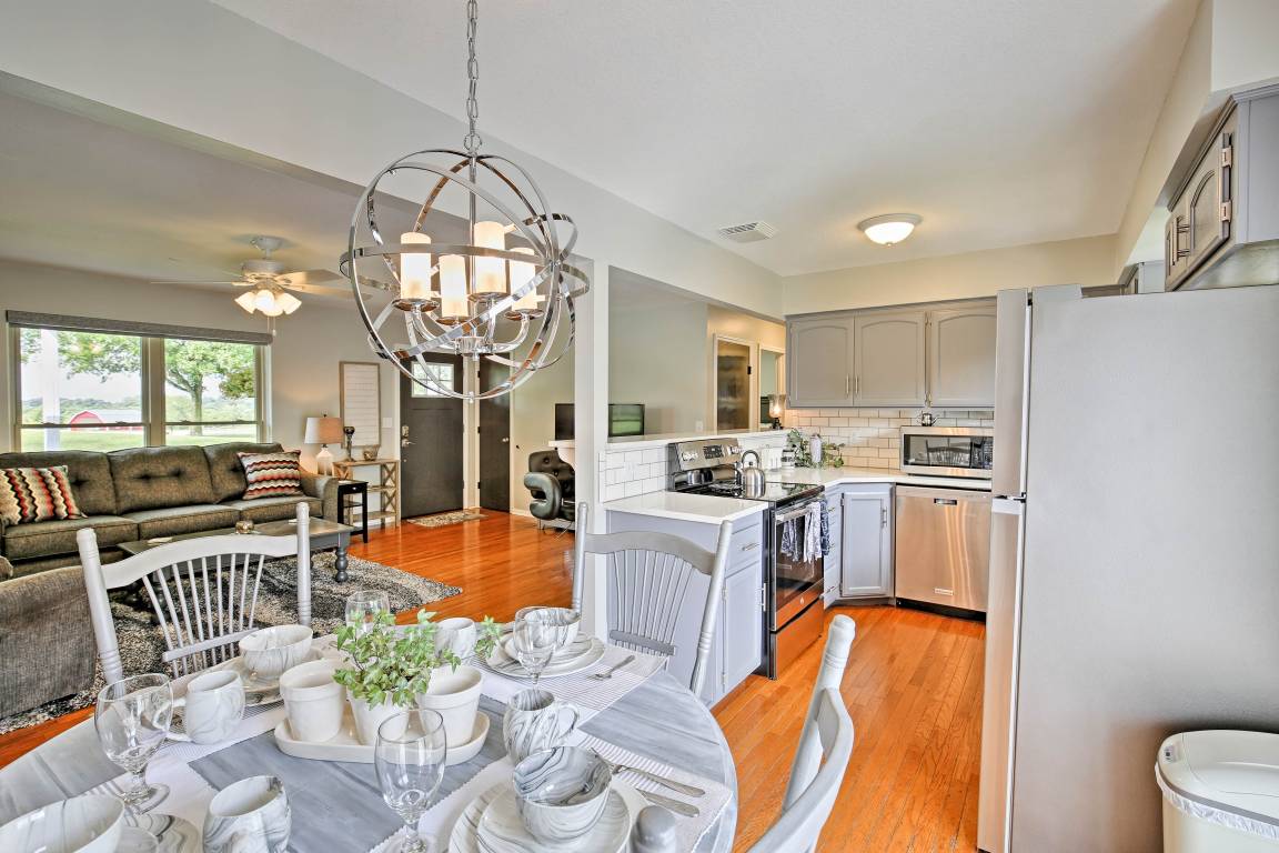 91 M² House ∙ 2 Bedrooms ∙ 6 Guests - Watkins Woolen Mill State Park and State Historic Site, Lawson
