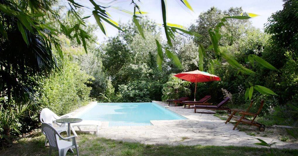 350 M² House ∙ 6 Bedrooms ∙ 12 Guests - Claret