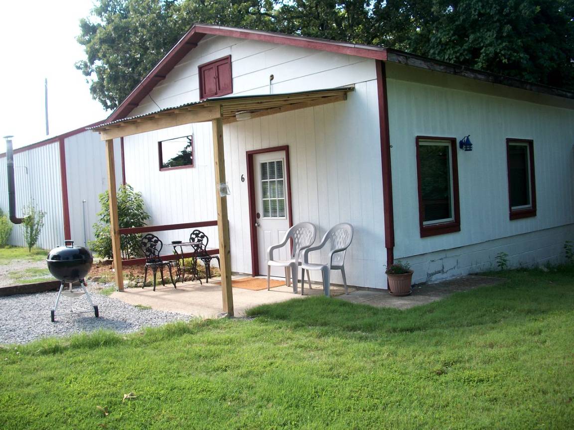 House ∙ 1 Bedroom ∙ 9 Guests - Mountain Home, AR